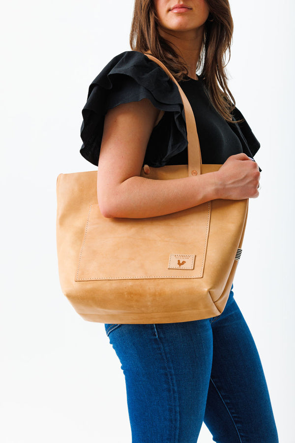 Virginia Leather Signature Tote | Meanwhile Back on the Farm